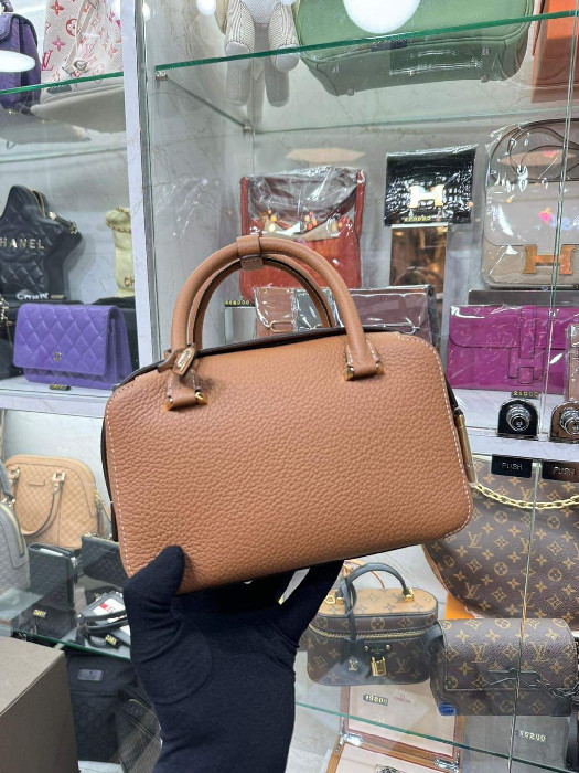 Delvaux nano cool box (啡色） :: Summercstore